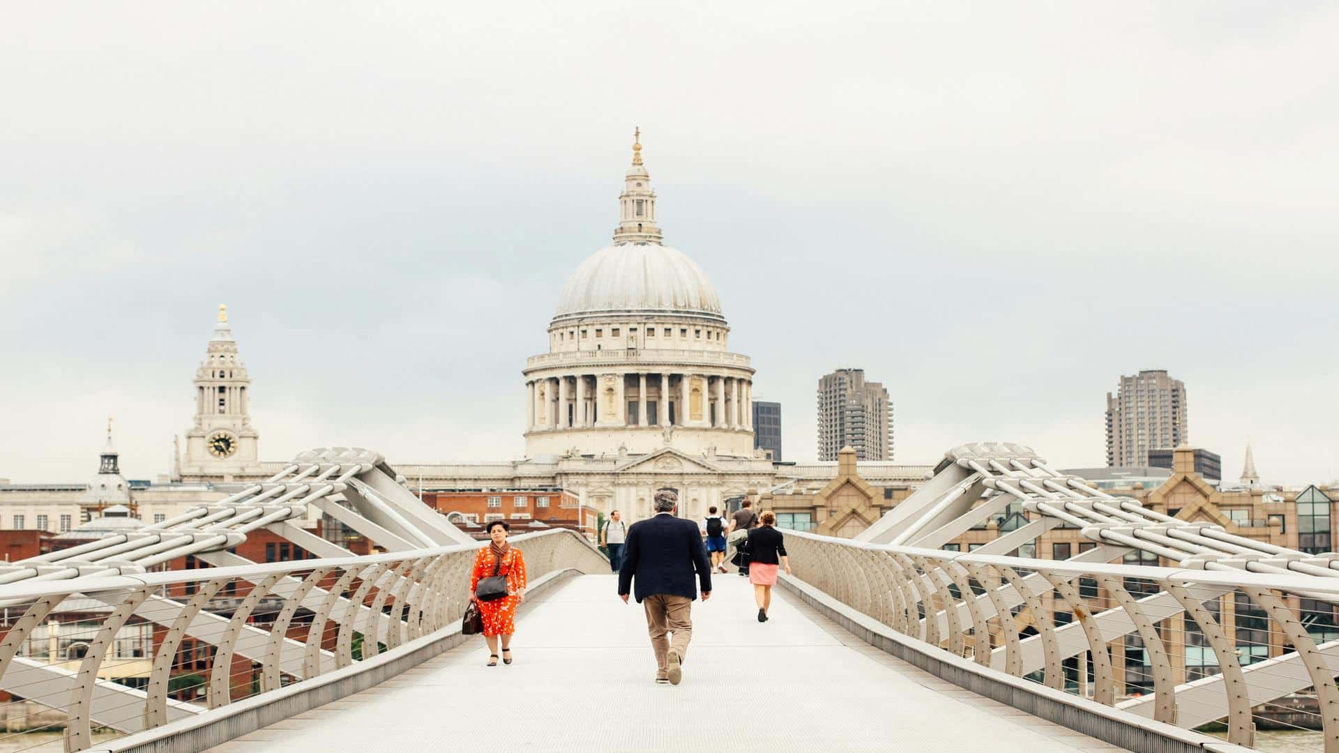 English-Speaking London Black Cab Tours: Top 5 Experiences